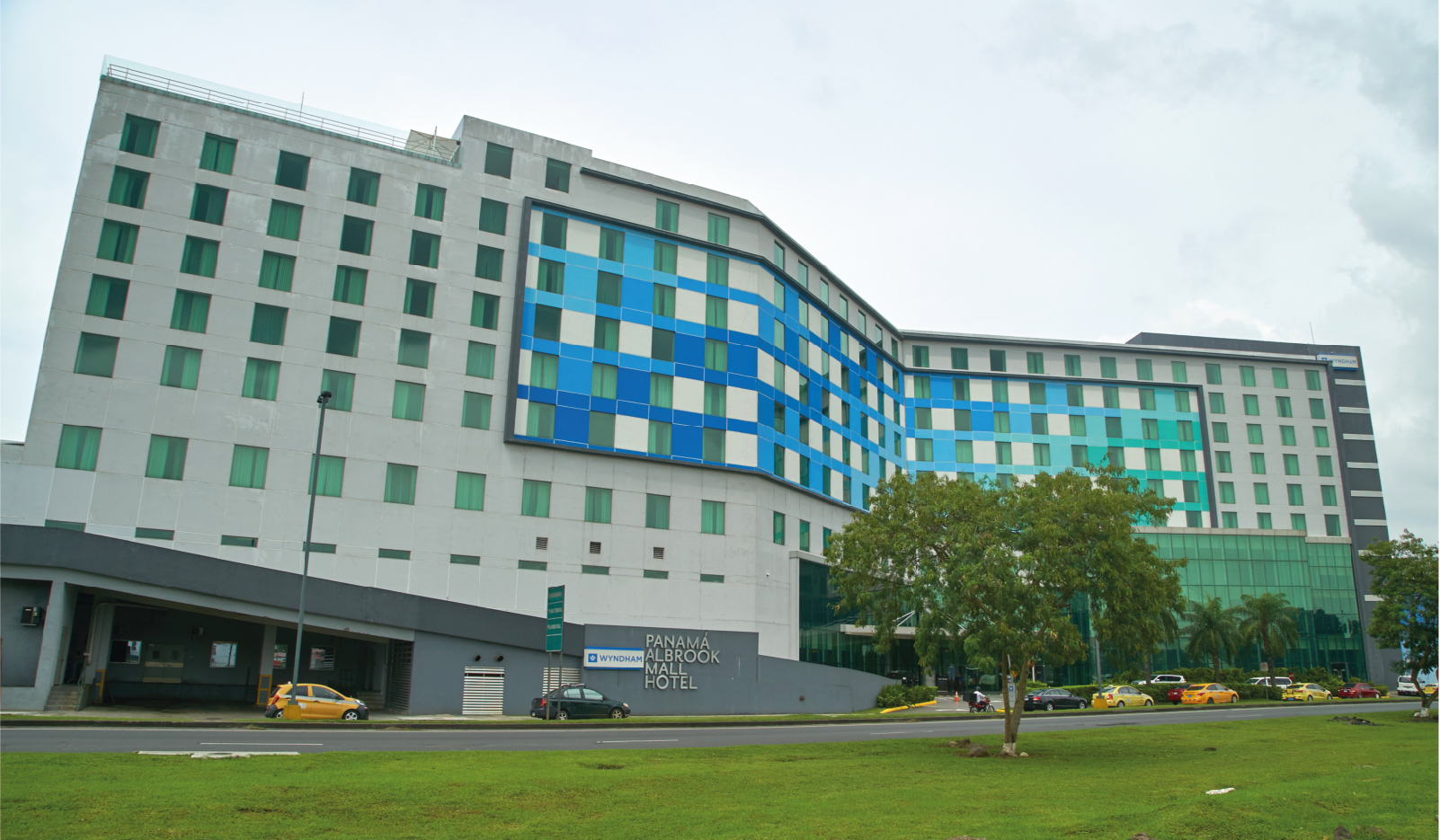 Tecnoglass - Tryp Hotel Panamá Albrook Mall