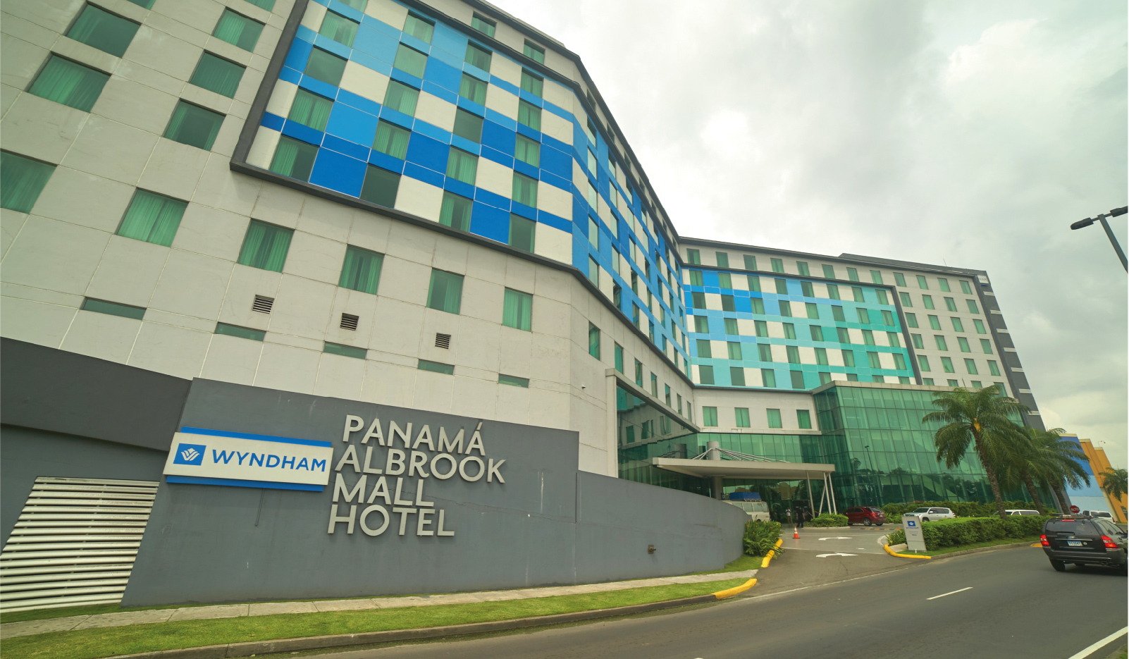 Tecnoglass - Tryp Hotel Panamá Albrook Mall