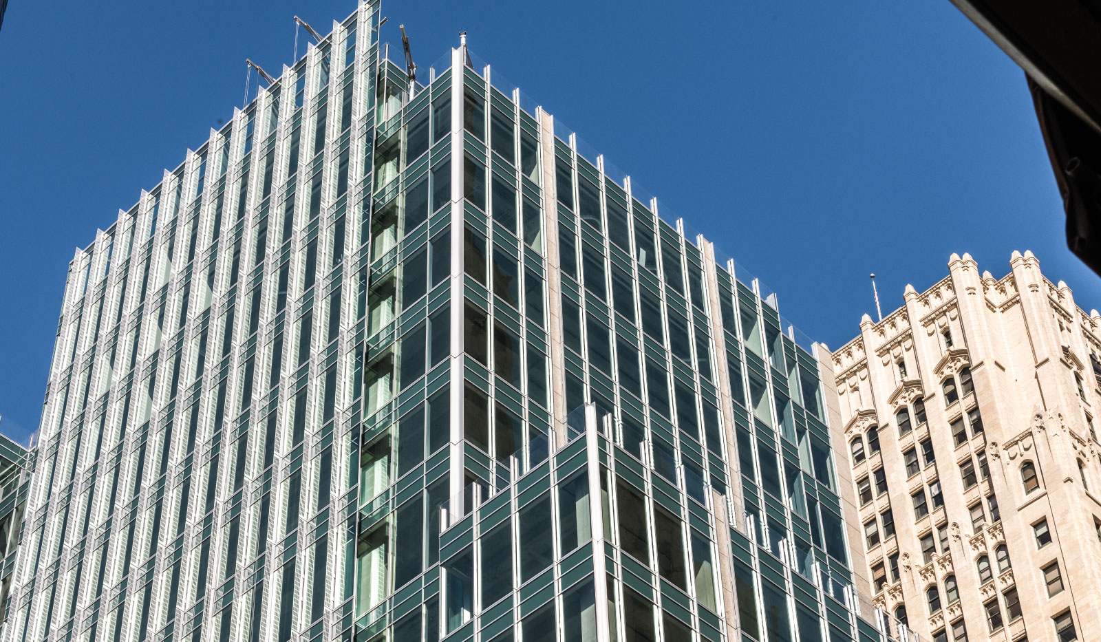 Tecnoglass - 350 Bush